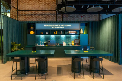 EE brings experiential store format to London’s Oxford Street - A1 ...